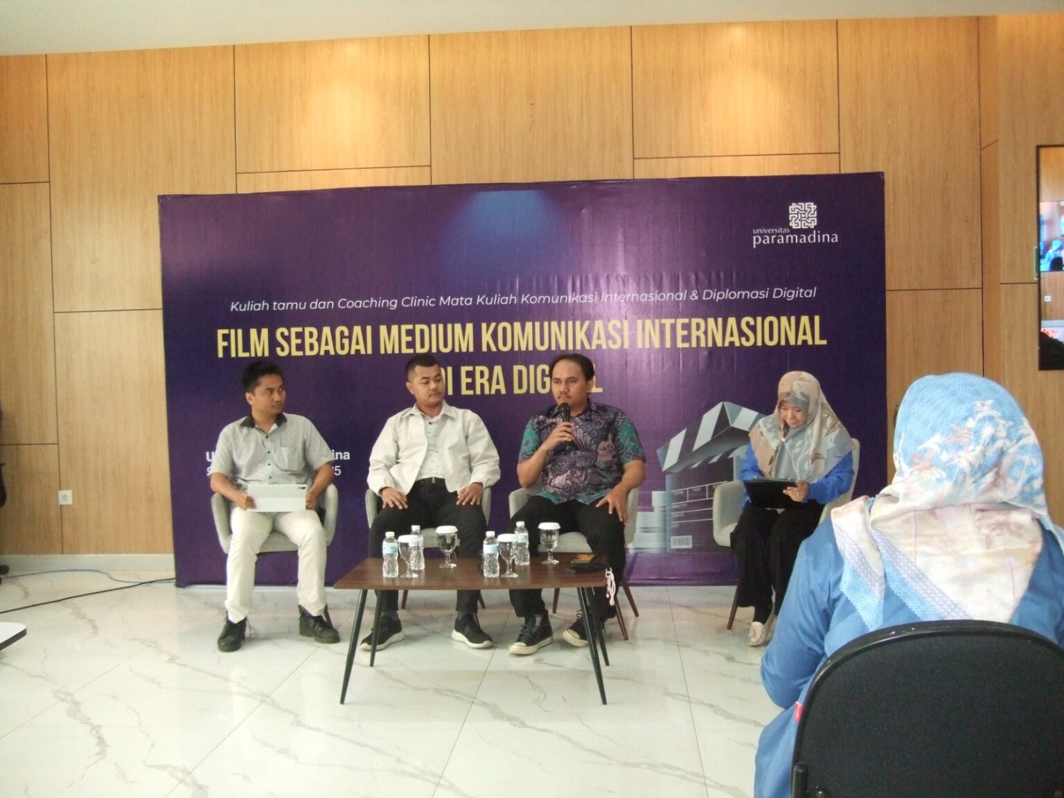 Film sebagai Medium Komunikasi Internasional di Era Digital - Media ...